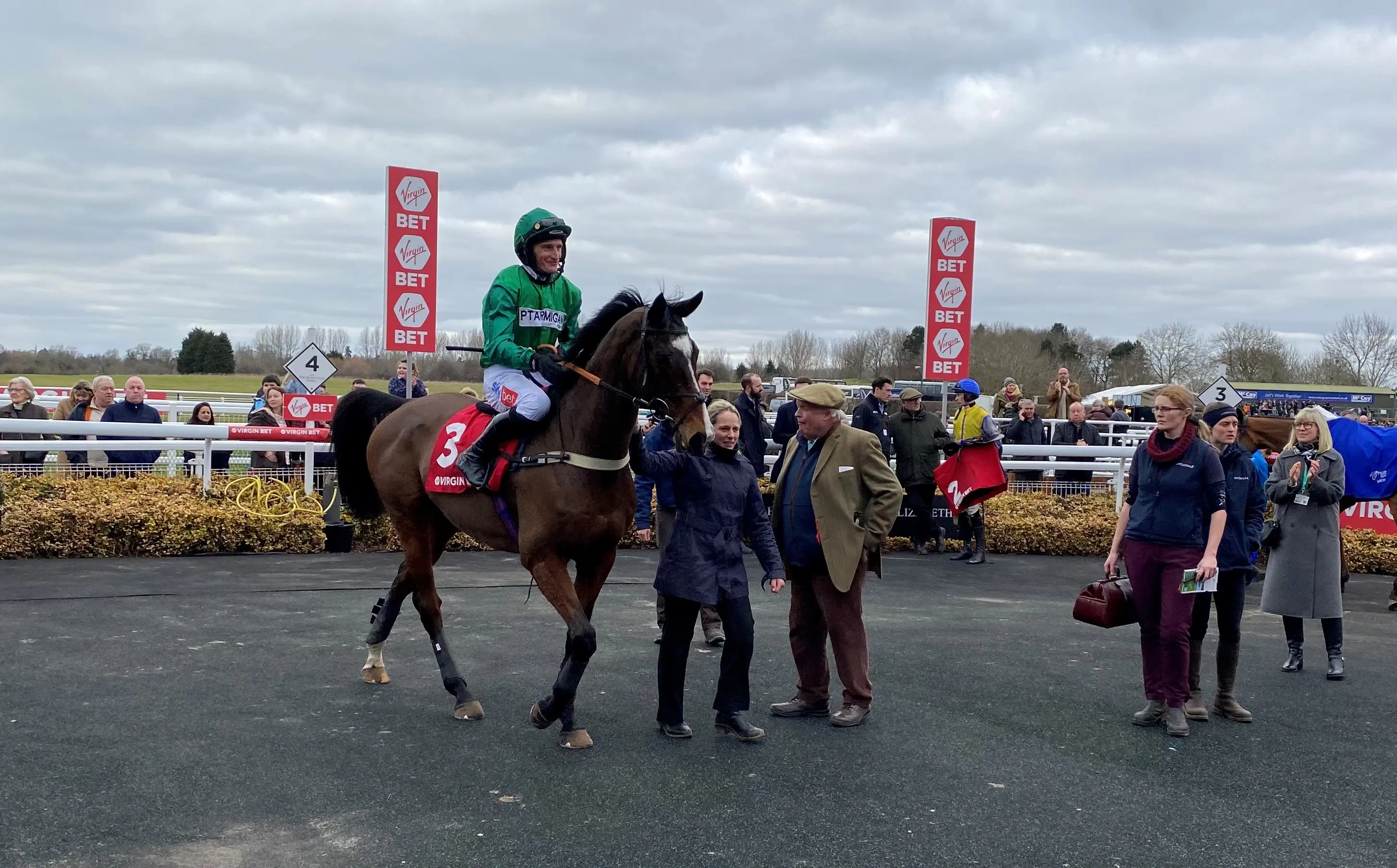 Messire Des Obeaux delights connections at Warwick