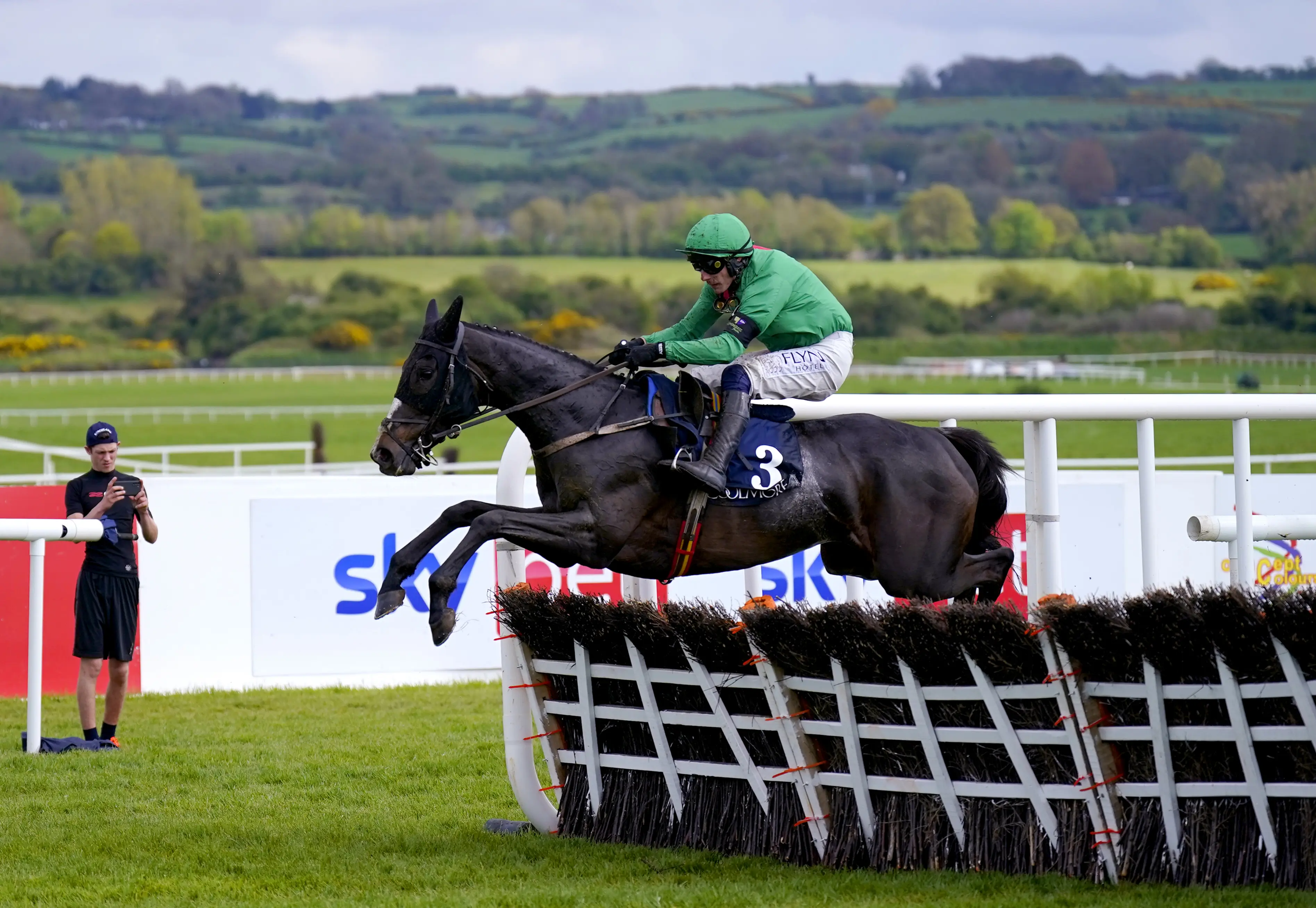 Punchestown Festival: Echoes In Rain and Lossiemouth shine on final day