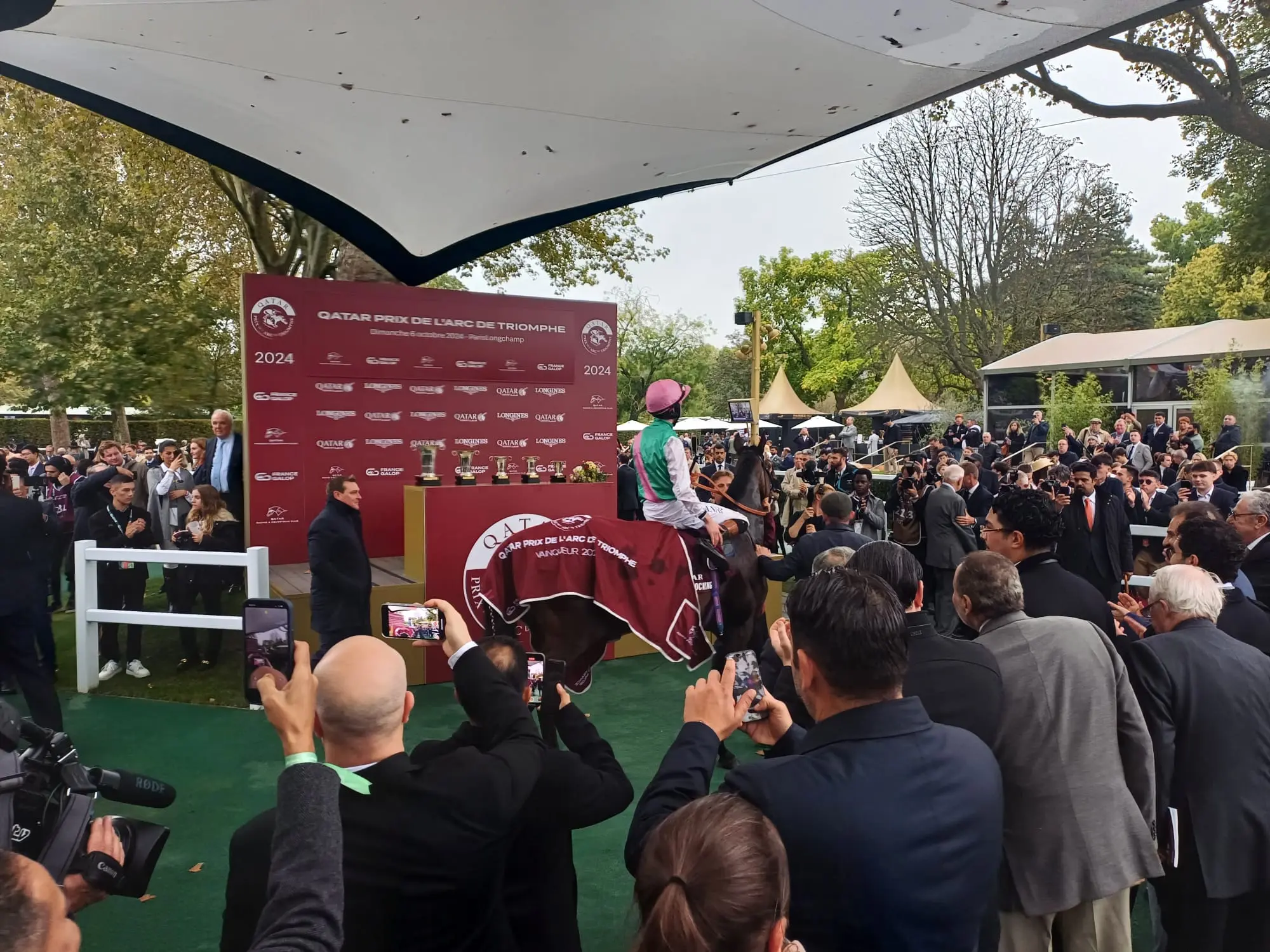 Bluestocking is Arc angel for Beckett in Paris