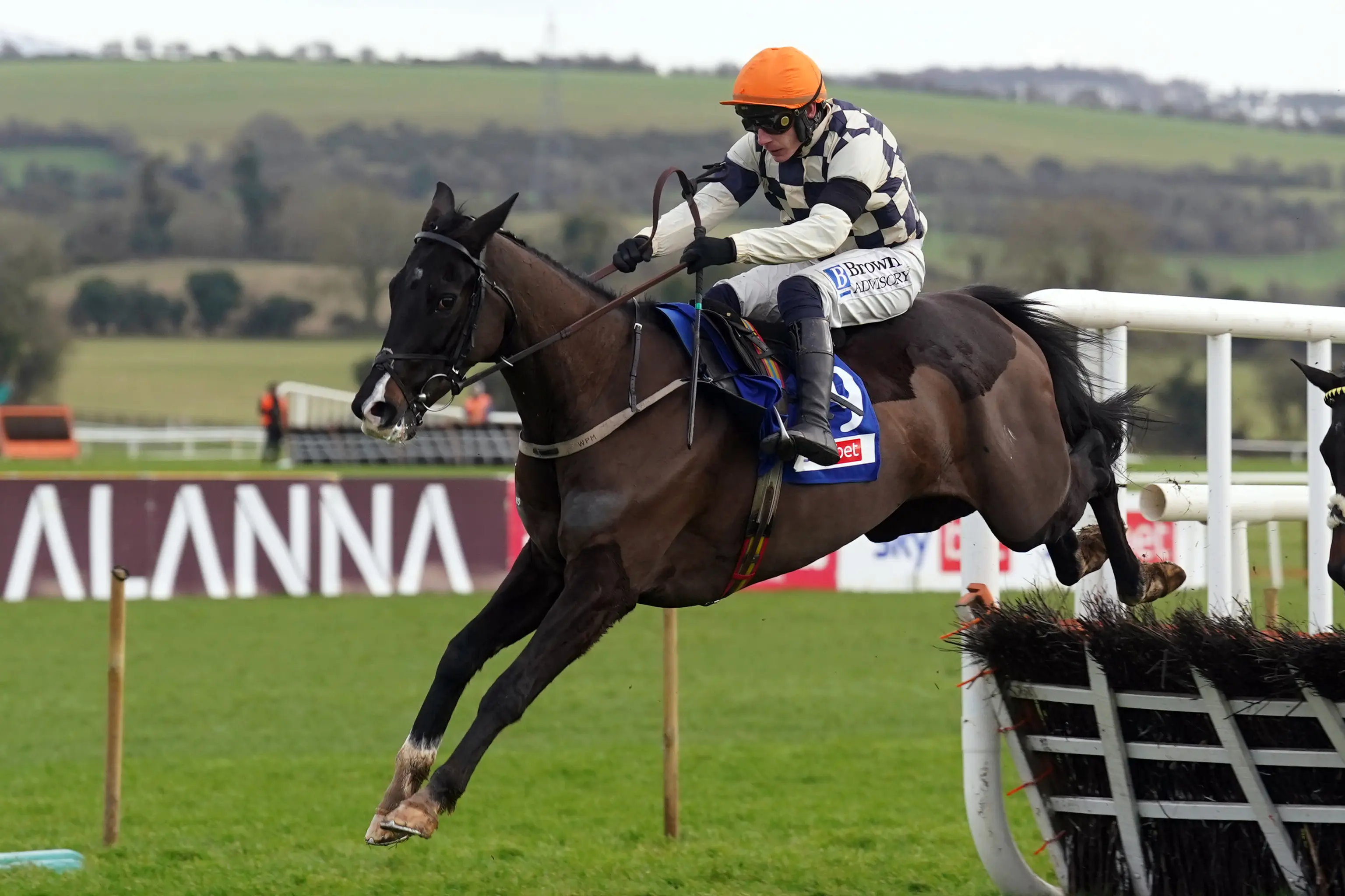 Pyke seals Punchestown treble for Mullins and Townend