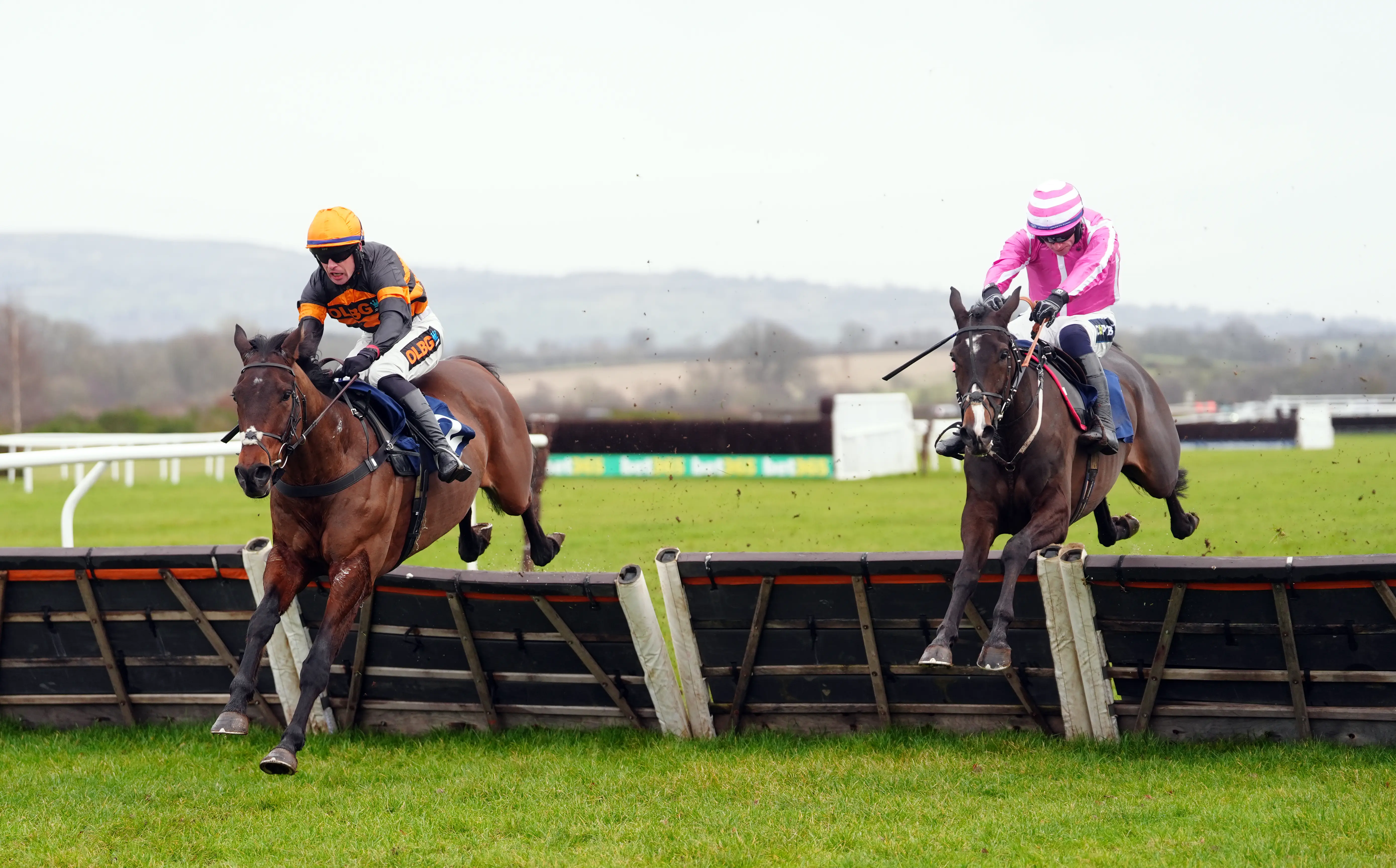 Derham sets sights on Fred Winter prize with Viyanni