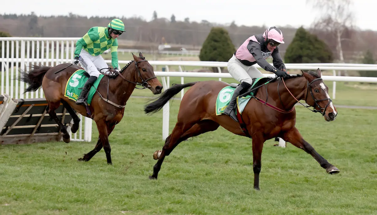 "Superstar" Cracking Rhapsody repeats Morebattle success